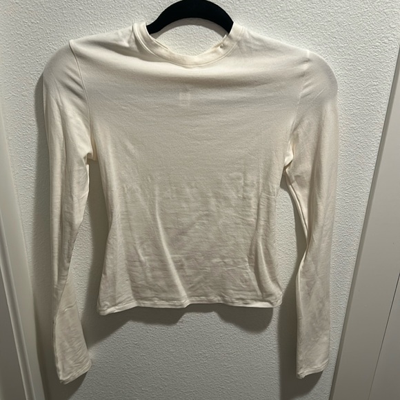 SKIMS | Tops | Small Skims Tee Never Been Worn | Poshmark